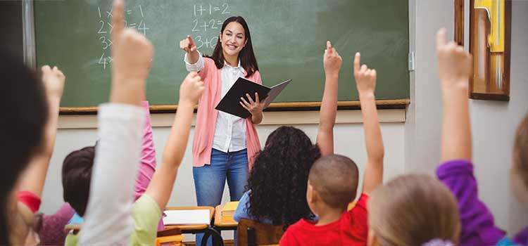How Do You Become a Substitute Teacher in Texas?